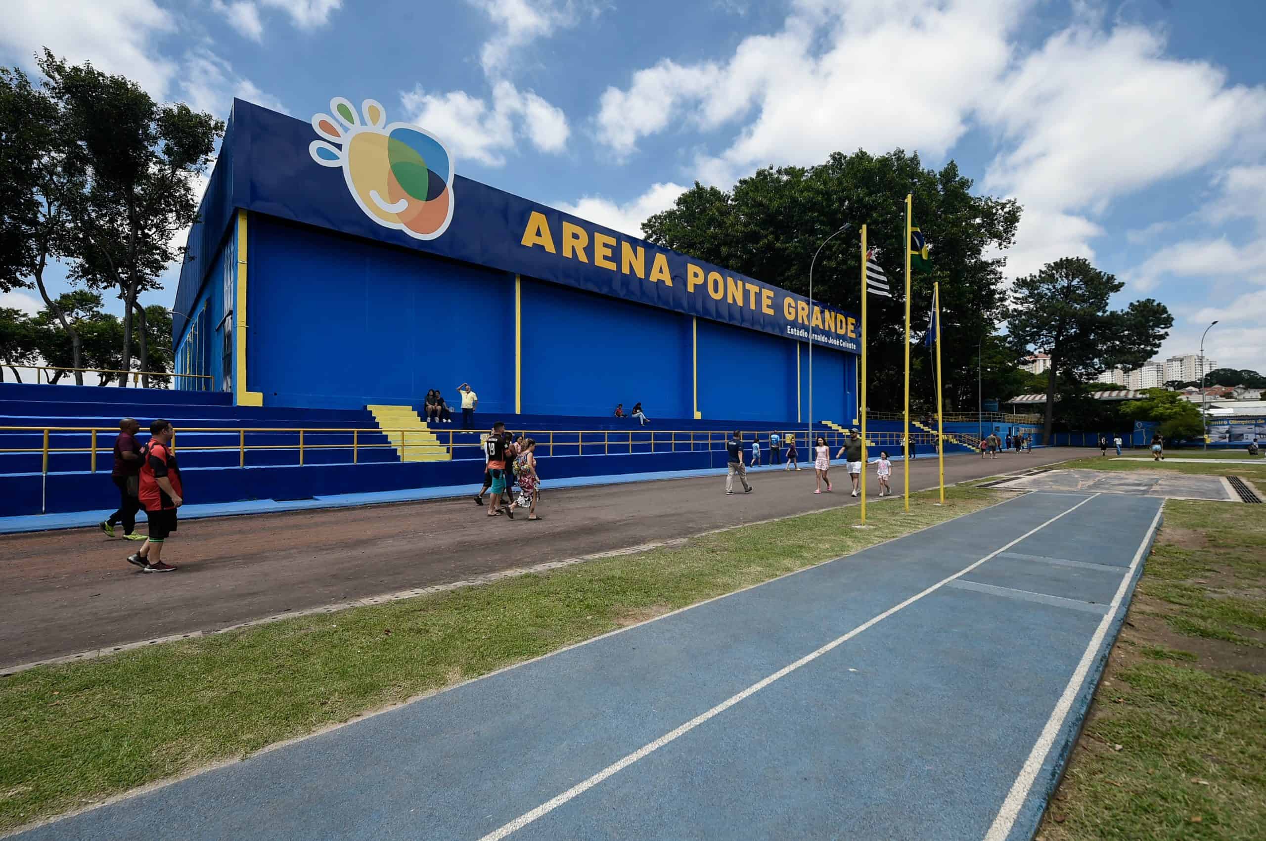 Arena Ponte Grande está aberta com gramado sintético